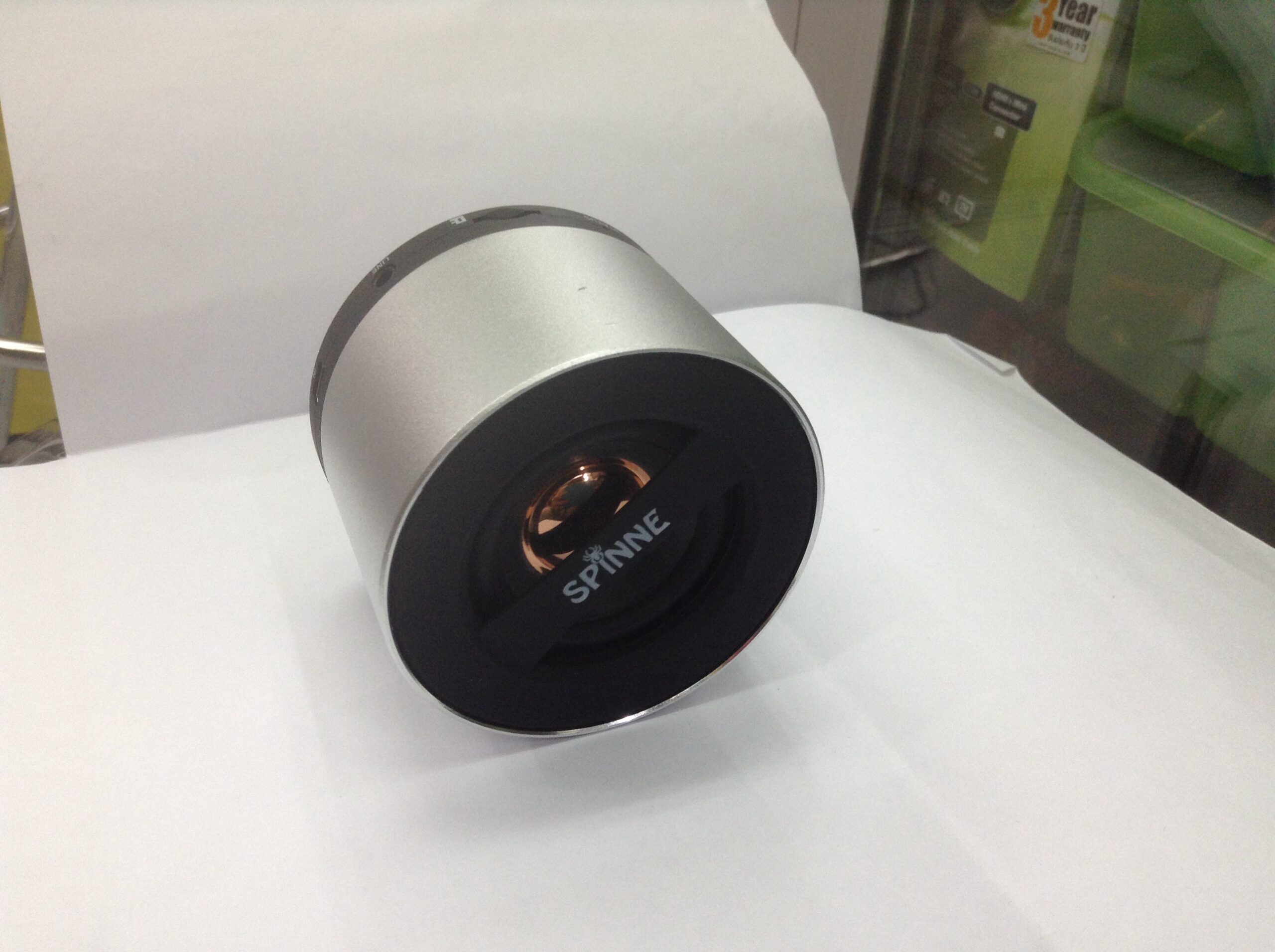 SPINNE mini Bluetooth Speaker ครื้นเครงไปตามจังหวะของเสียงดนตรี - Techonmag